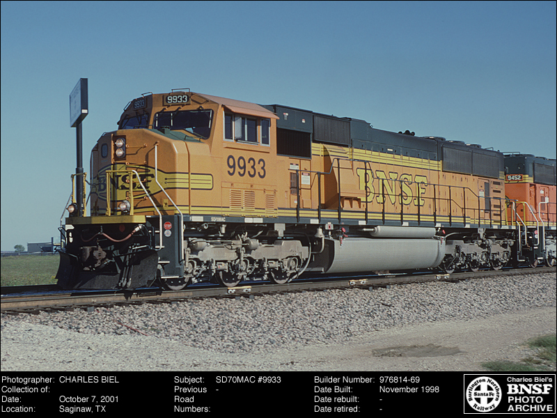 The BNSF Photo Archive - SD70MAC #9933