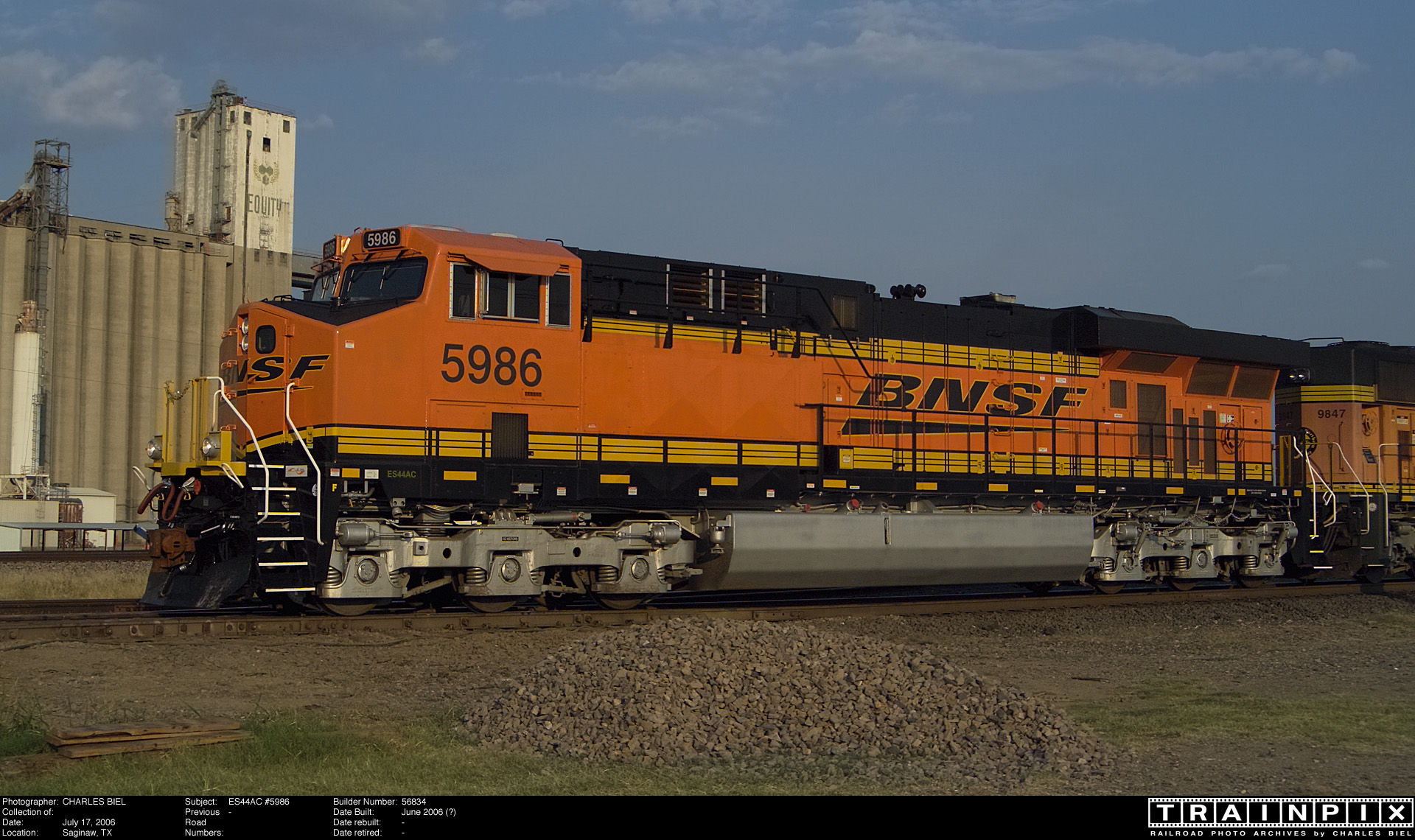 The BNSF Photo Archive - ES44AC #5986